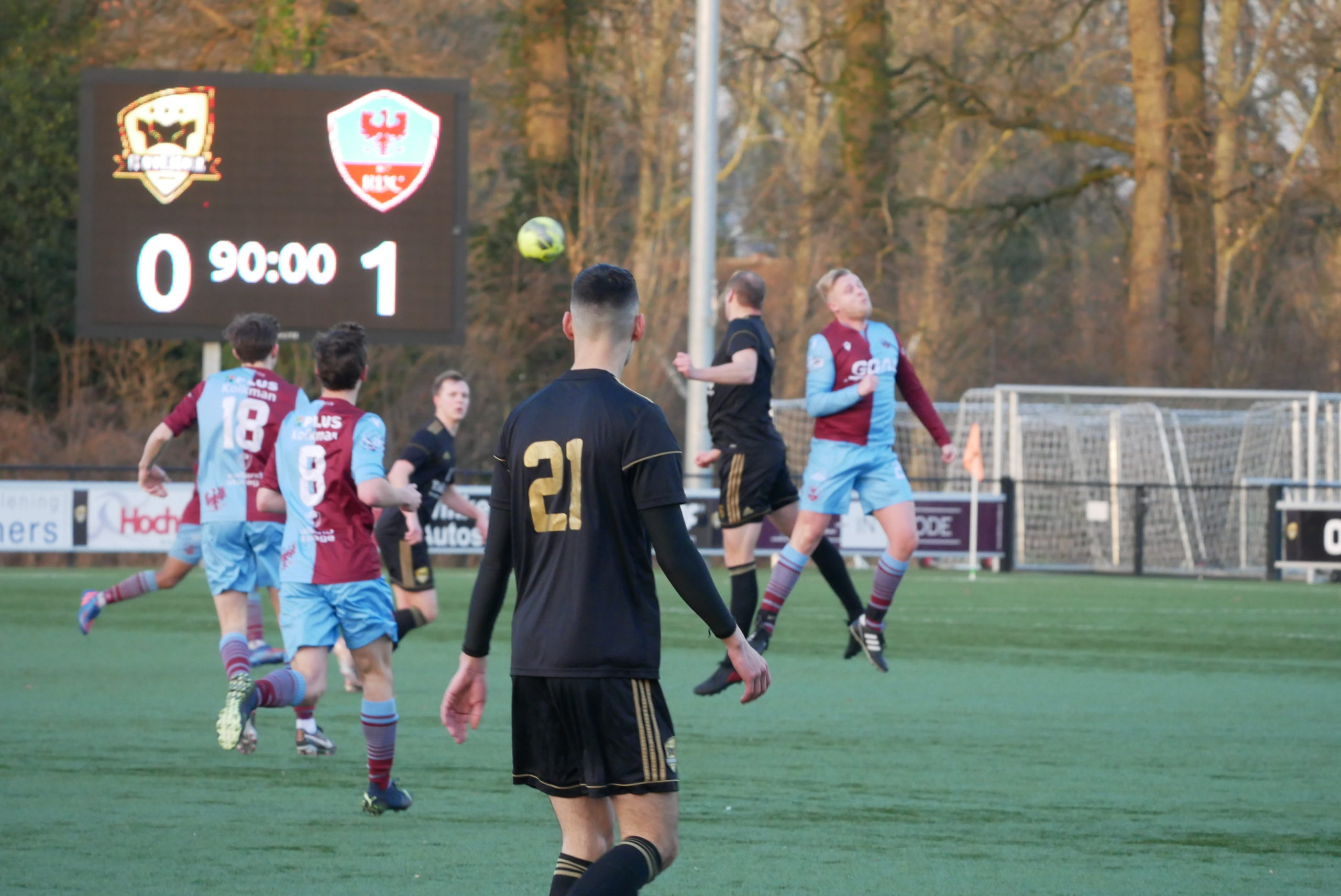 FC RDC neemt de punten mee de bus in - Deventer Voetbal