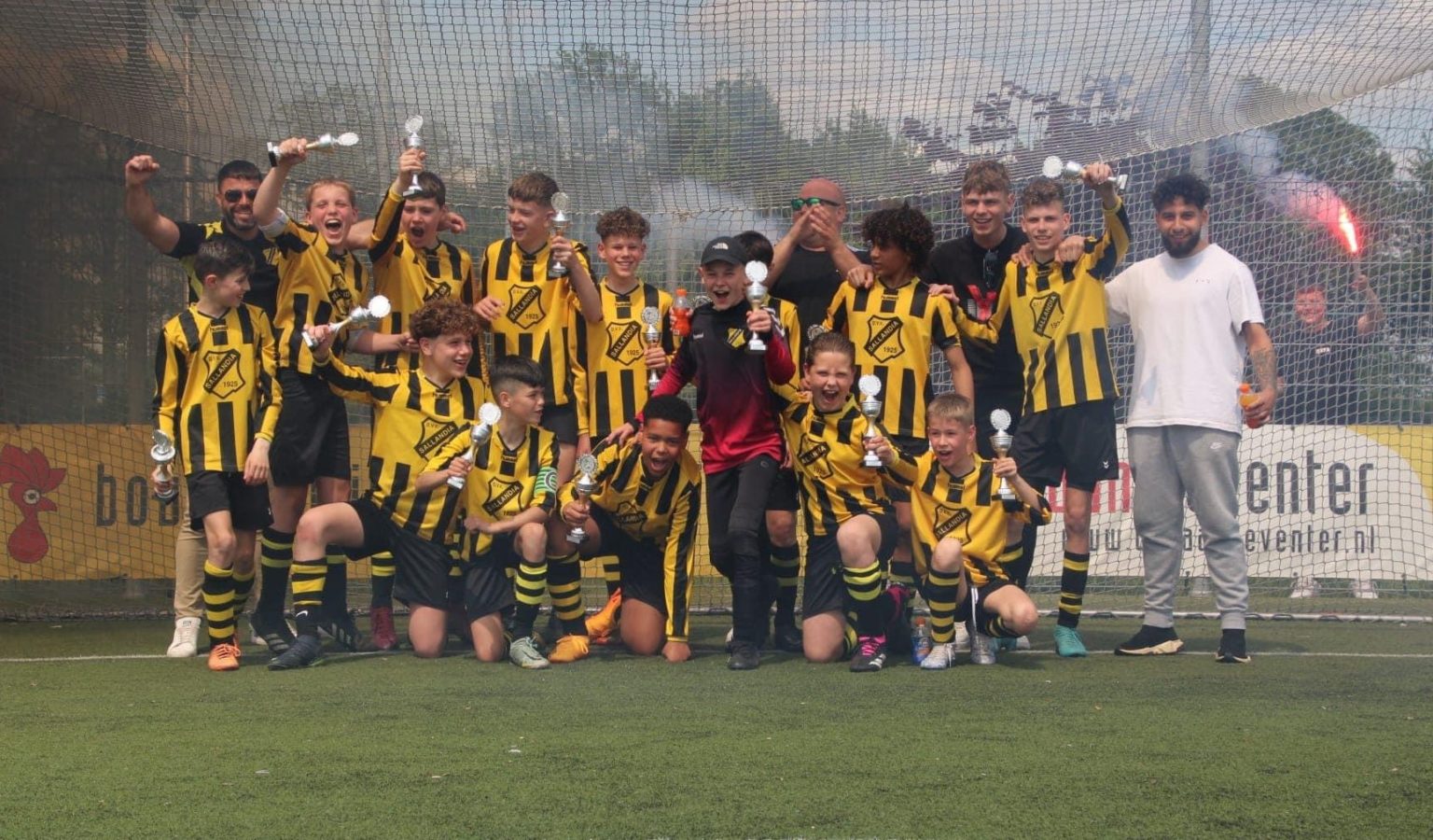 DVV Sallandia JO13-1 kampioen 1e klasse - Deventer Voetbal