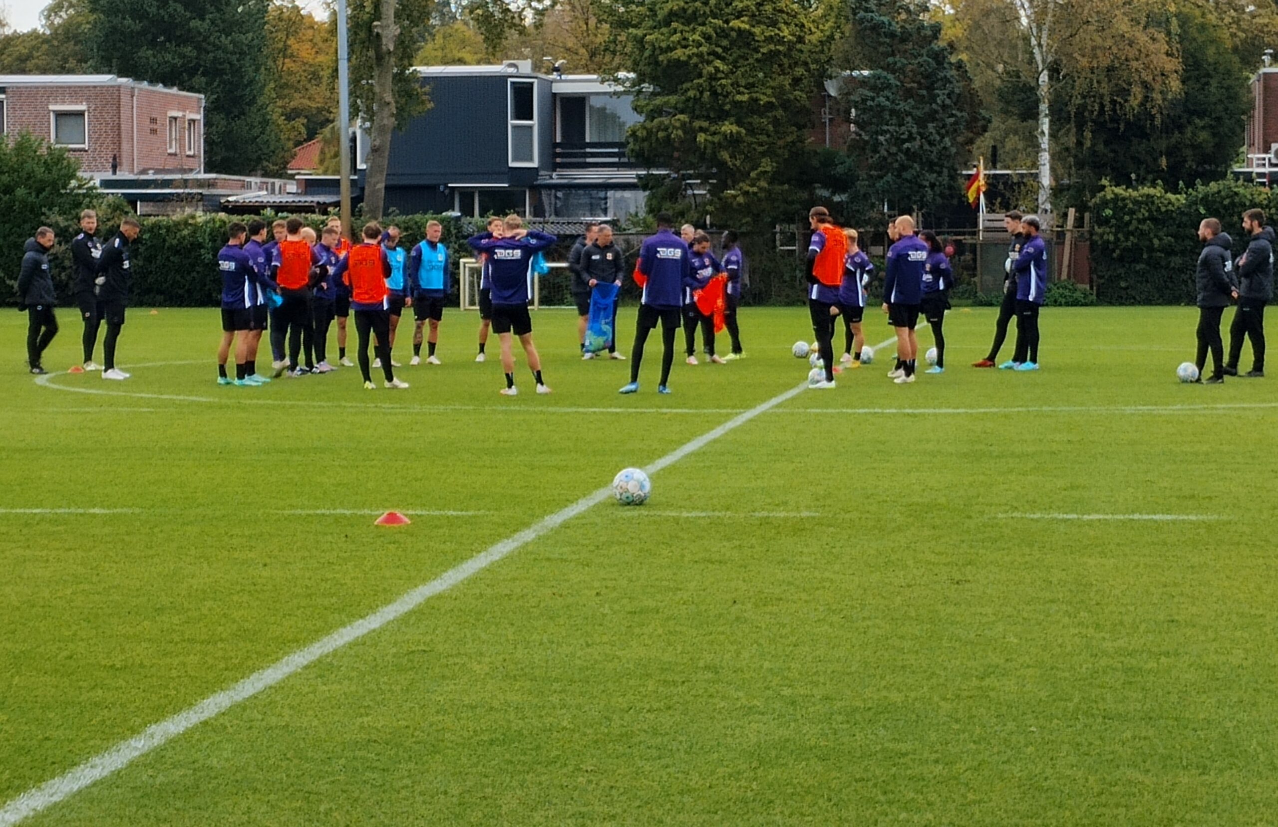 Adelaarsoog op Almere City uit - Deventer Voetbal