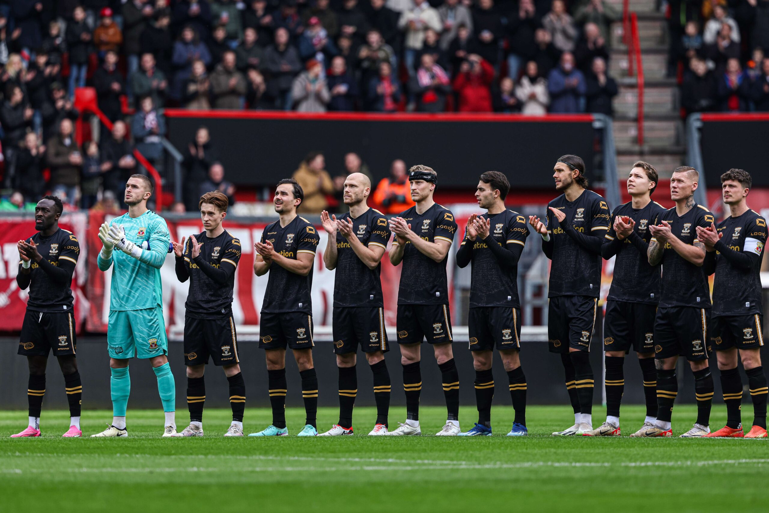 Gehavend Go Ahead Eagles kansloos in Enschede - Deventer Voetbal