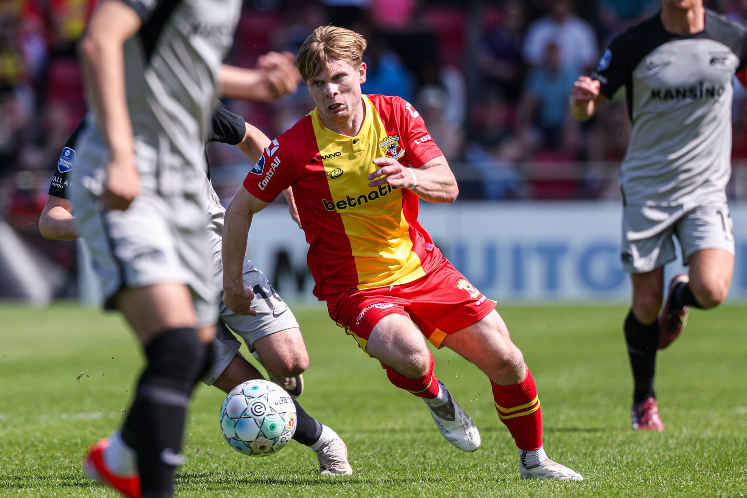 Ondanks nederlaag tegen oppermachtig AZ, wel play-offs voor Go Ahead ...