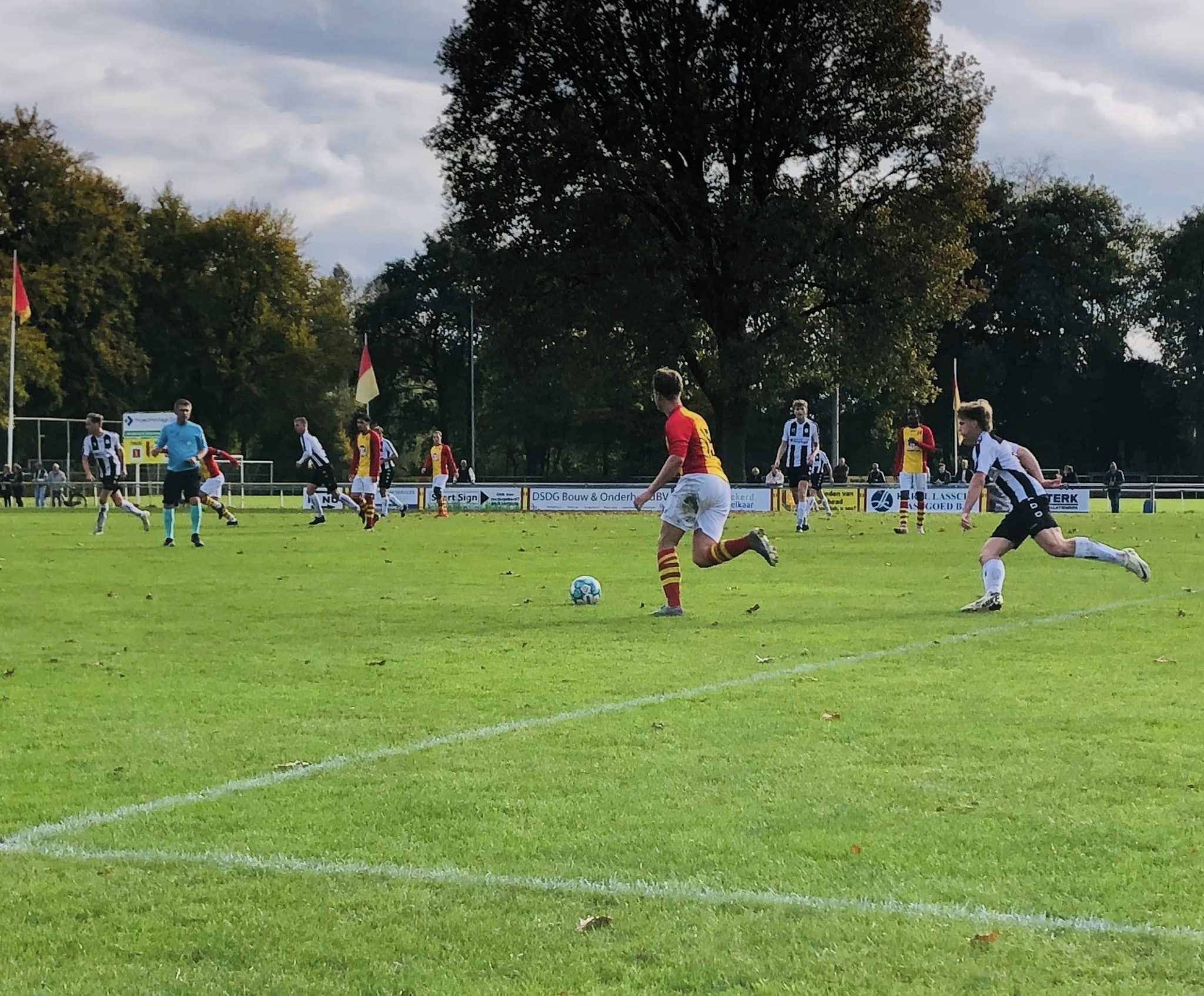 Knappe overwinning Go-Ahead tegen Nieuw Heeten - Deventer Voetbal