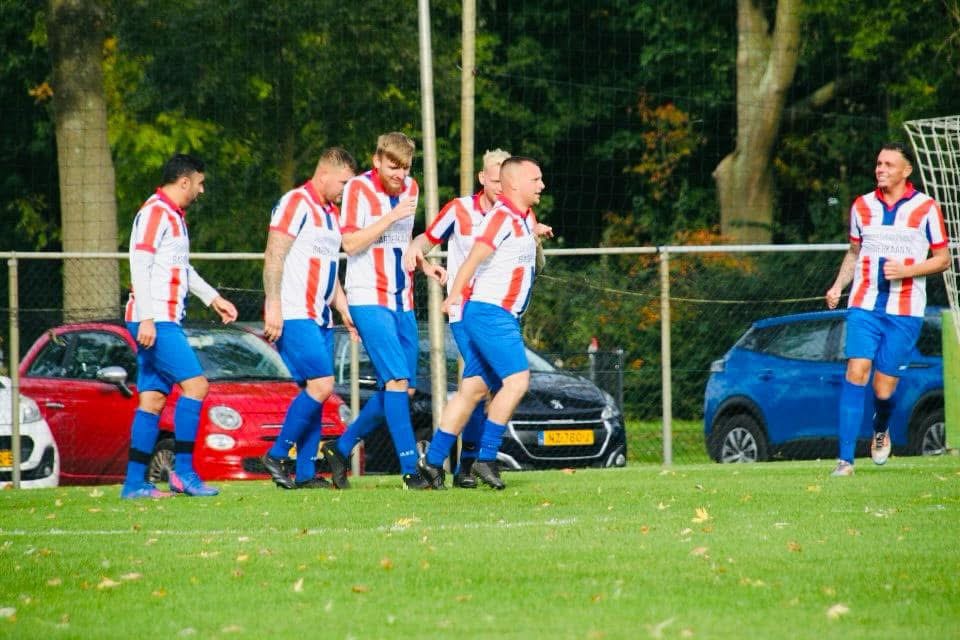 Matig IJsselstreek wint van S.V. Epse - Deventer Voetbal