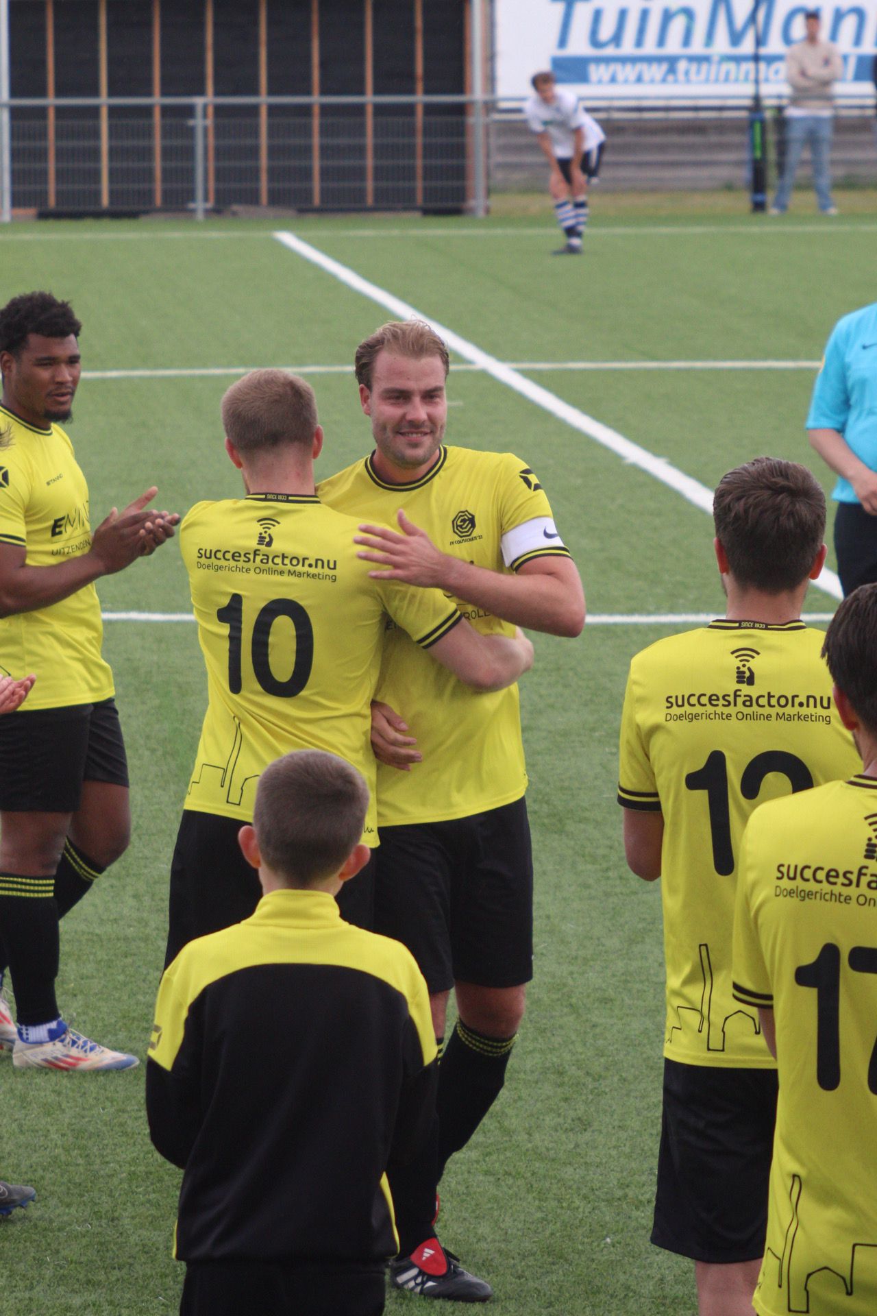 Bas Janssen neemt na 15 seizoenen afscheid van het eerste elftal van SV ...