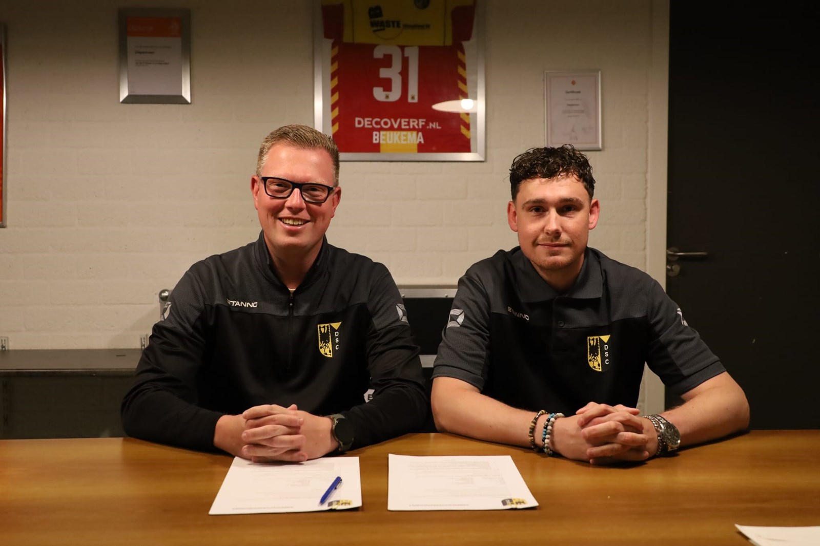 Duo Kieftenbelt en Finke blijft langer bij vv Diepenveen - Deventer Voetbal