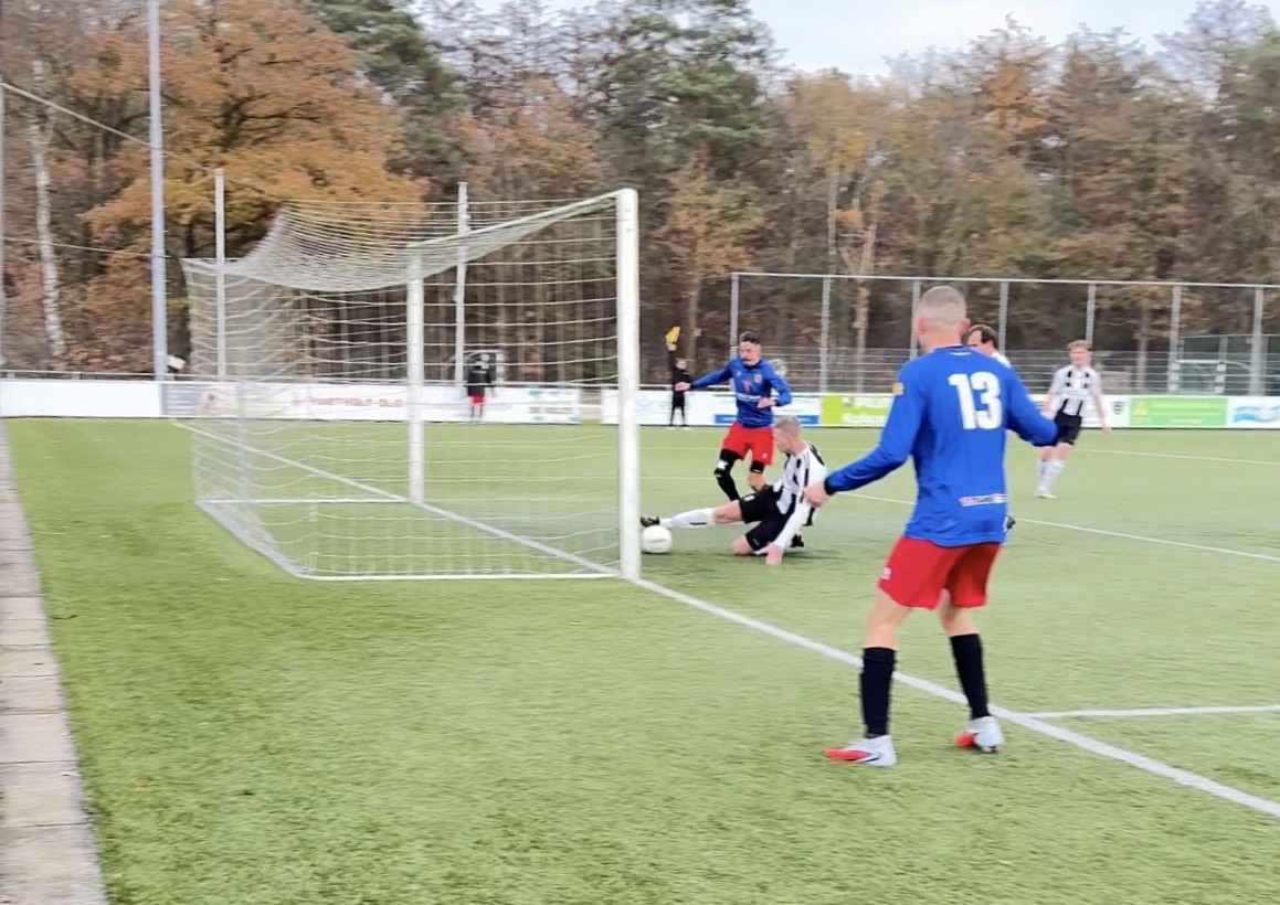 Zware middag voor Davo in Nieuw Heeten - Deventer Voetbal