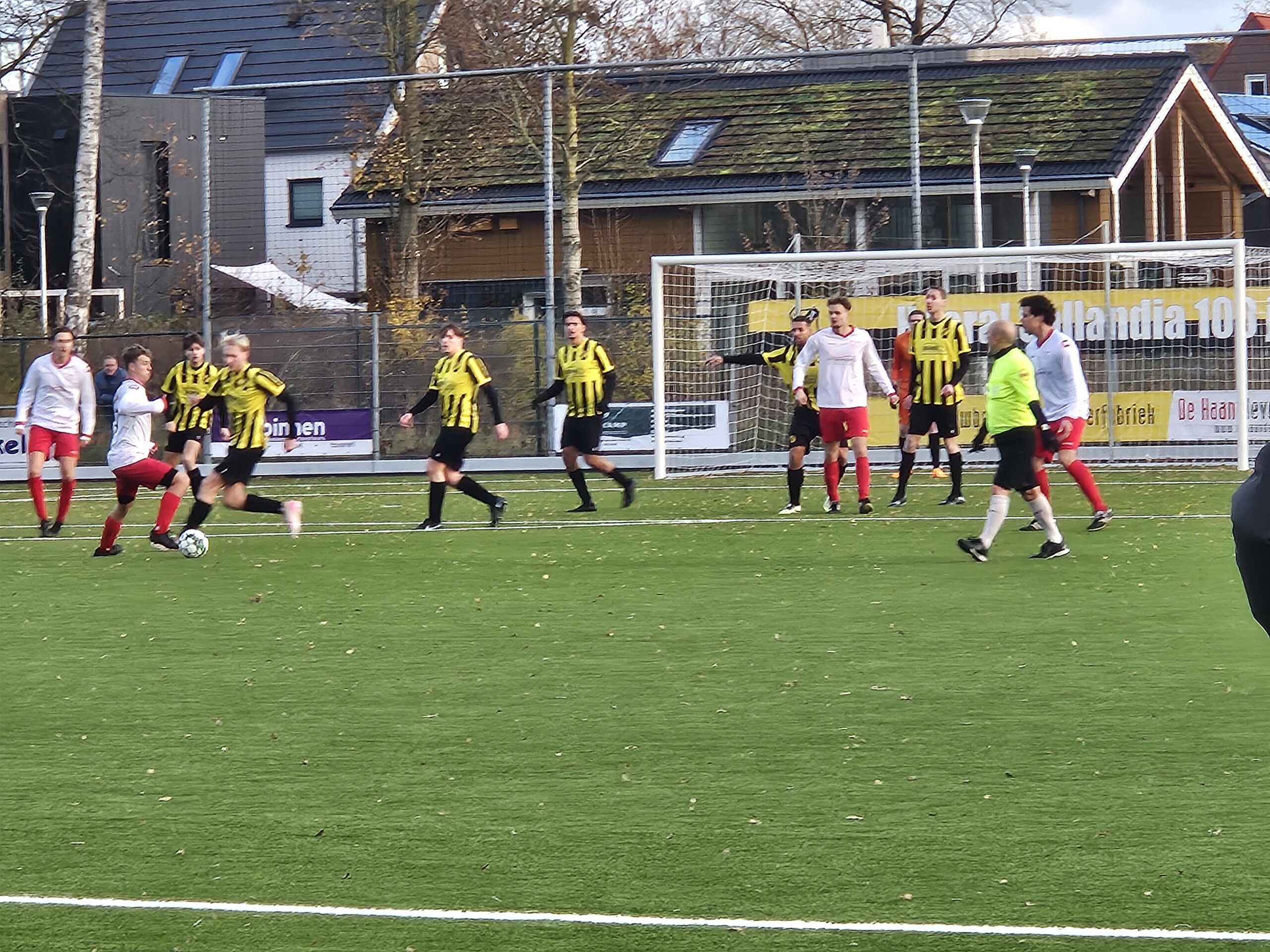 Sallandia herstelt zich knap tegen Haarle - Deventer Voetbal